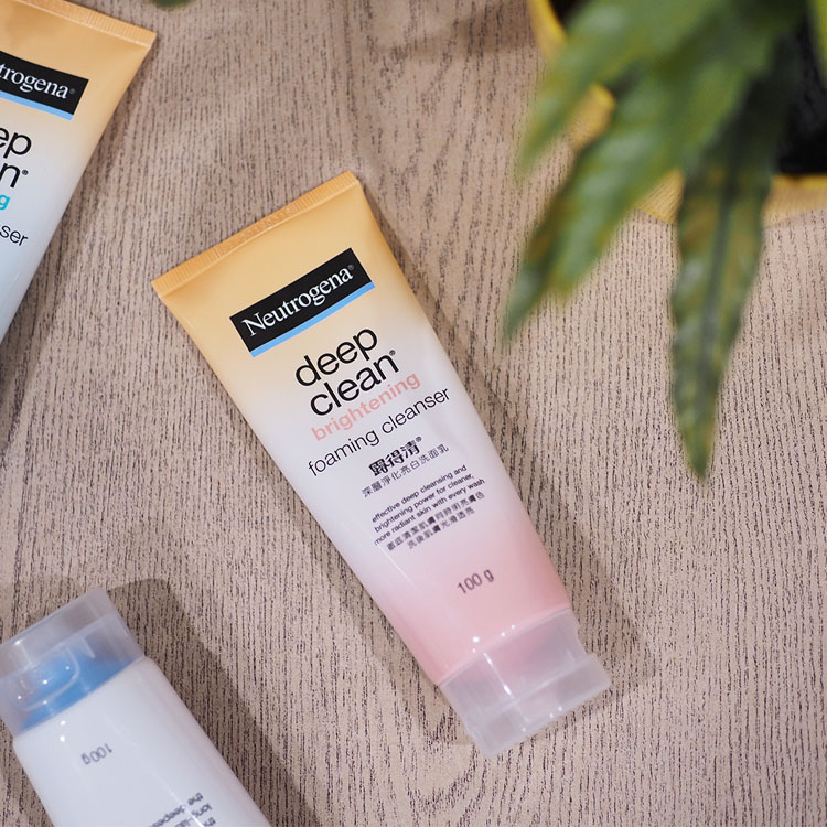 Neutrogena Deep Clean Bright Foam Cover | PuPe_So_Sweet